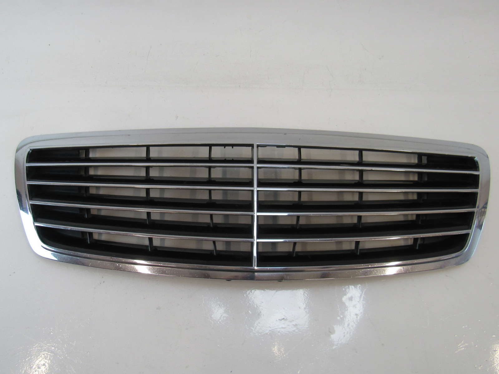 05 Mercedes W220 S55 S500 grille, front OEM 2208800583 | S Auto Parts