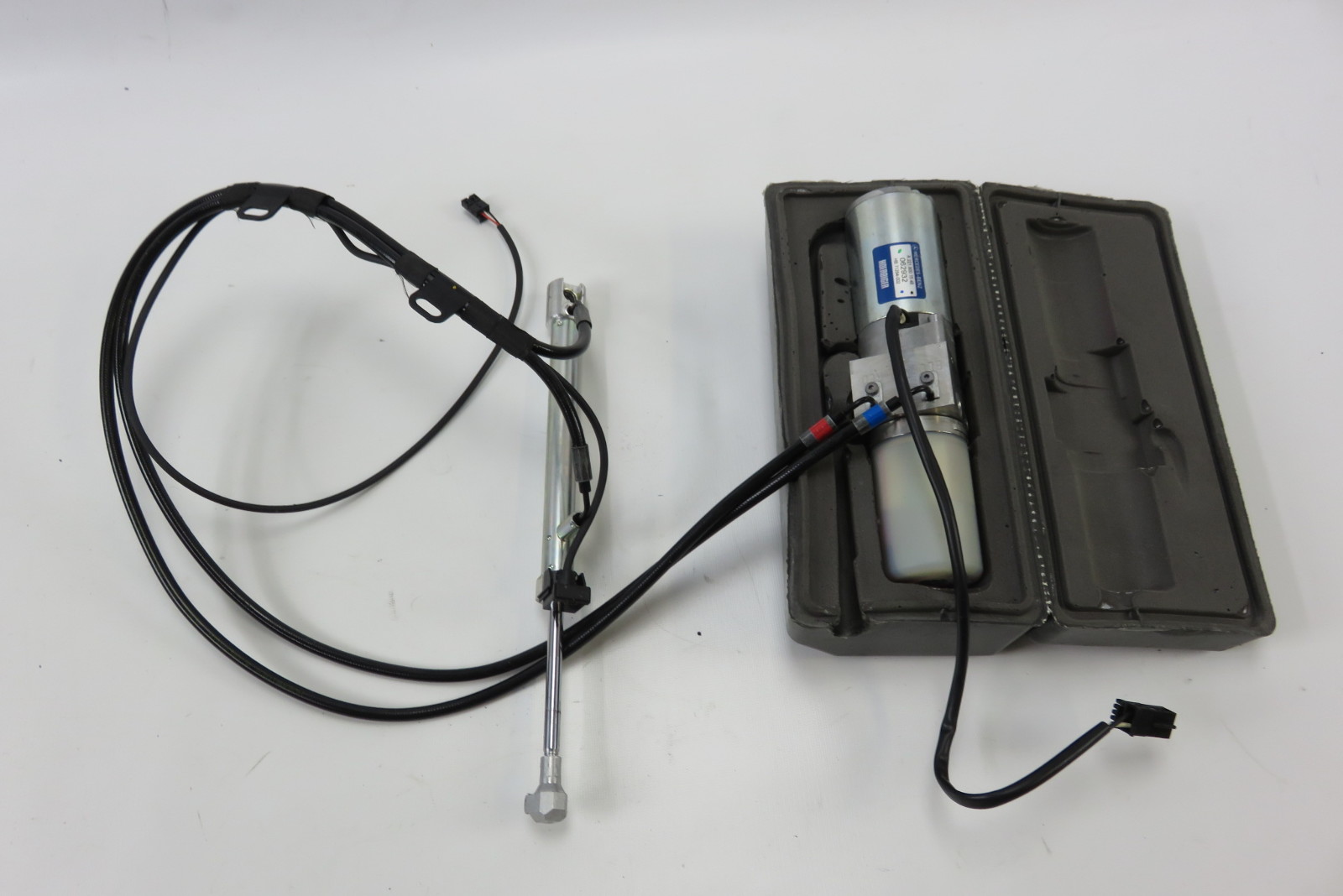 09 Mercedes S63 W221 S550 power trunk lid hydraulic pump 2218001548 ...