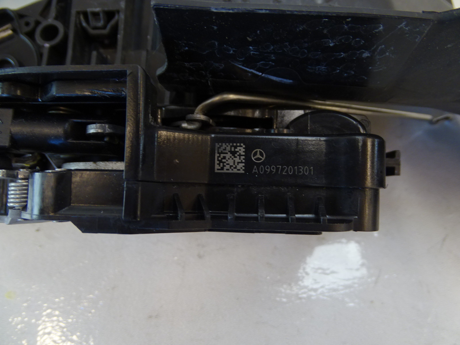 17 Mercedes X166 GLS63 GLS450 lock actuator, left front door 0997201301 ...