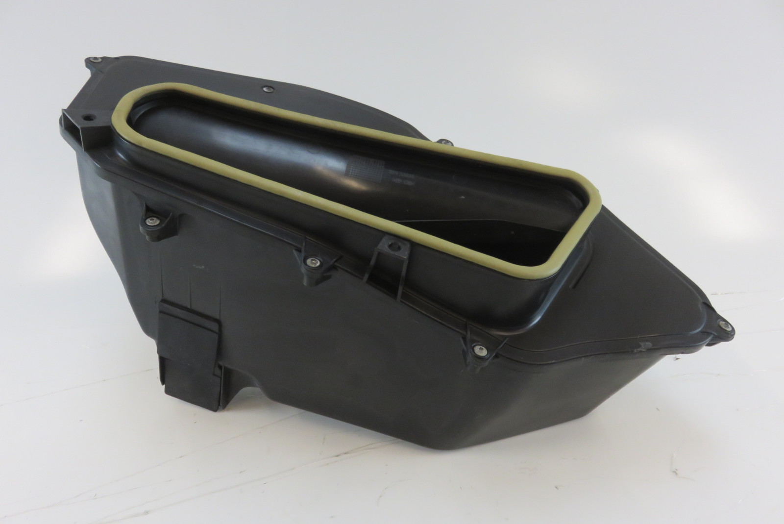Mercedes W222 S550 heater system air intake box housing 2228300067 | S ...