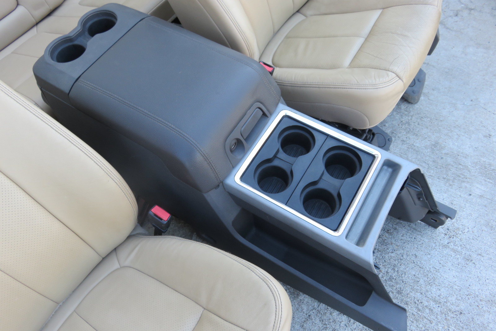 13 Ford F350 F250 seats set front and rear w/ center console crew cab ...