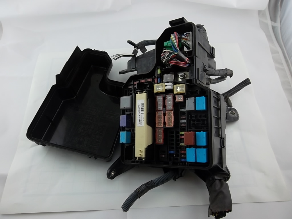 Engine Fuse Box 82741-08040 Toyota Sienna 2011-2016 | KUD Auto Parts ...